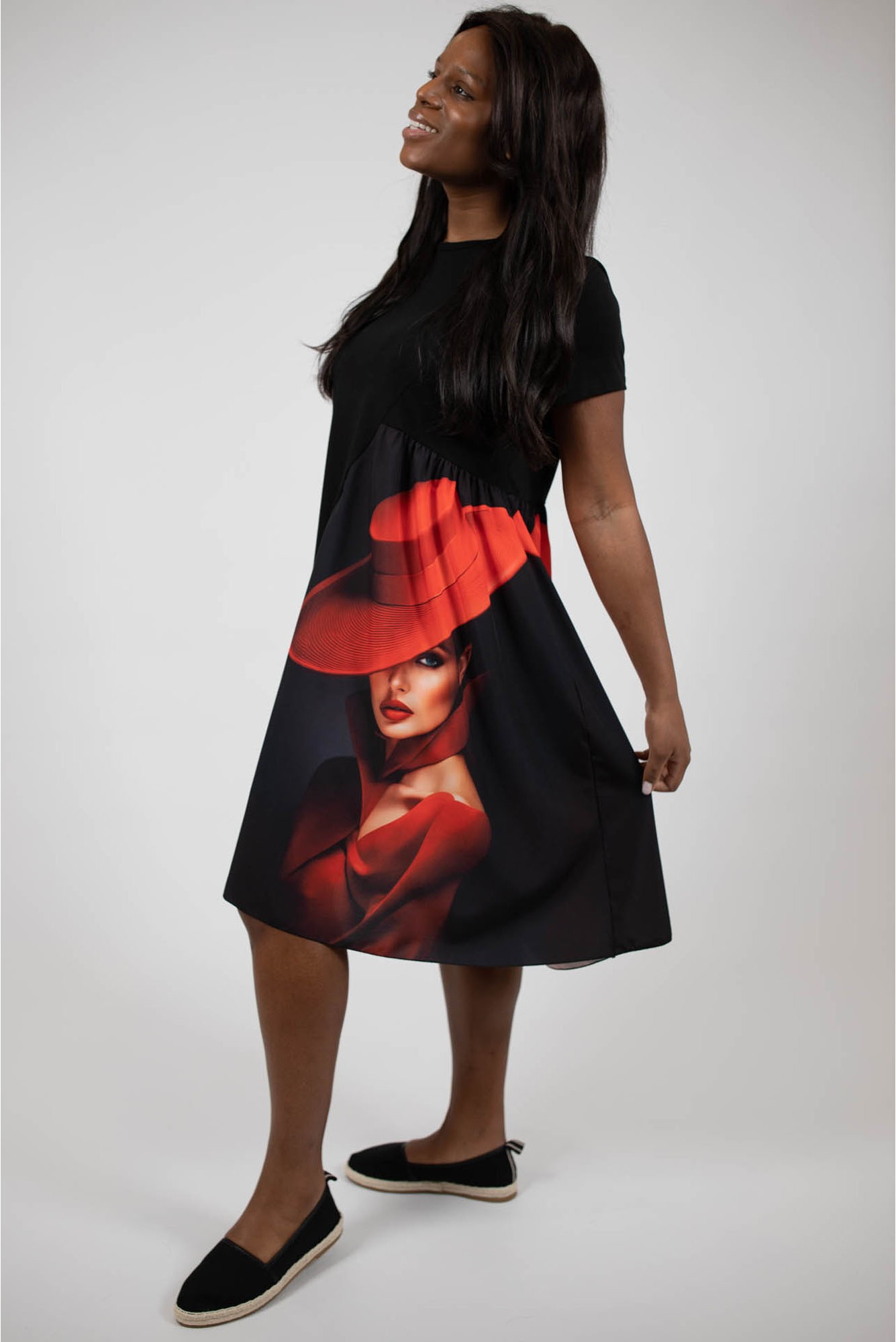 Vara 2025 Aduce Rochia Midi Asimetrica Cu Maneca Scurta Si Tul Lady In ...